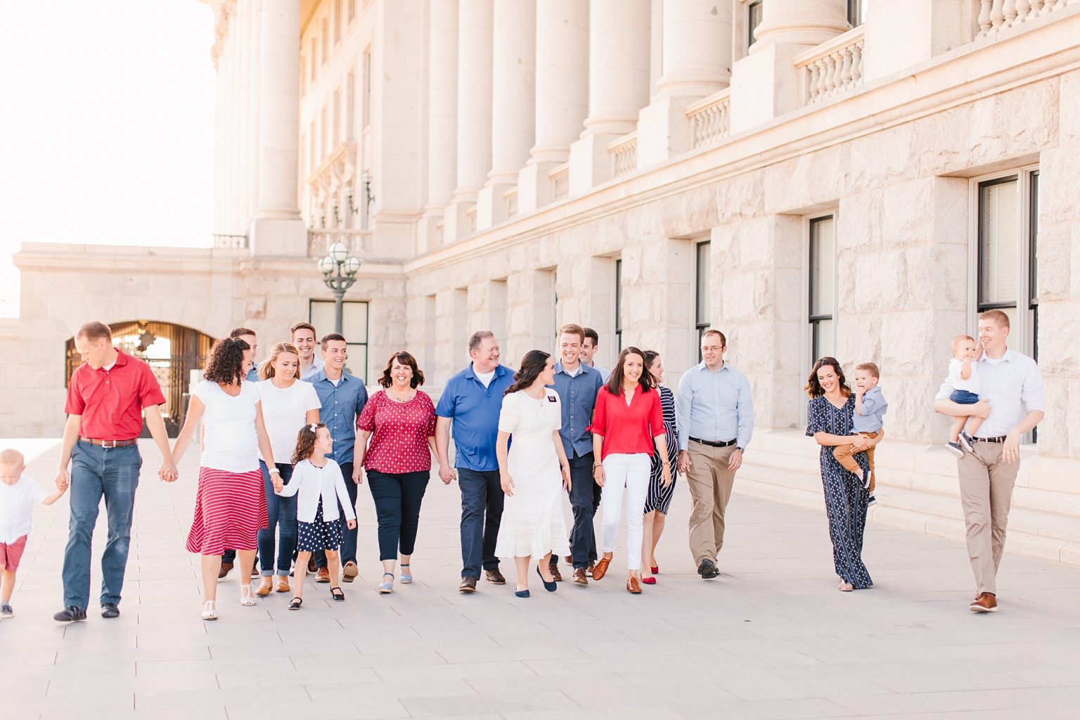 Utah Extended Family Photos Session at the State Capitol | The Bates
